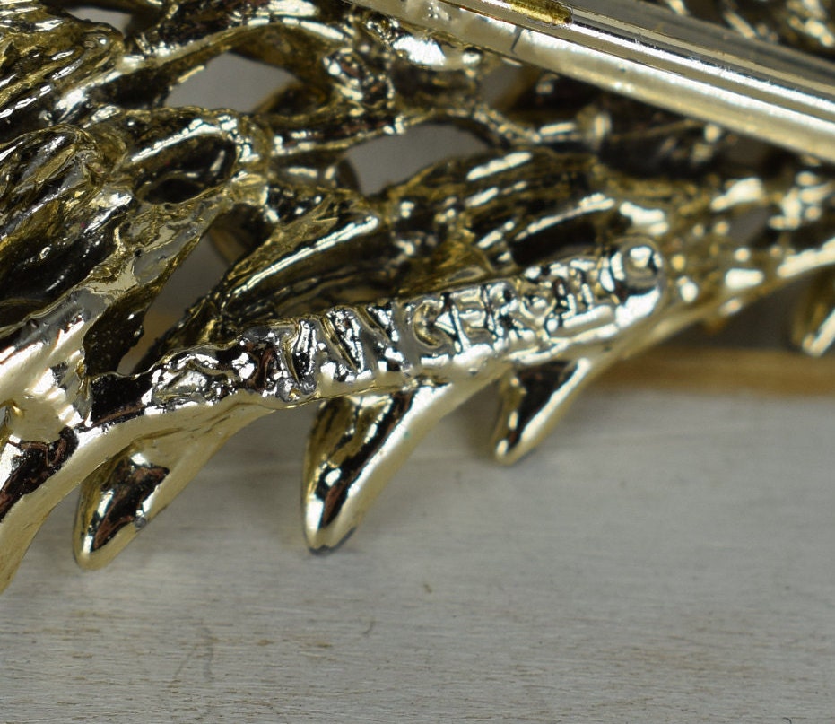 Vintage 1970's TANCER II gold tone CHRISTMAS tree brooch | Etsy