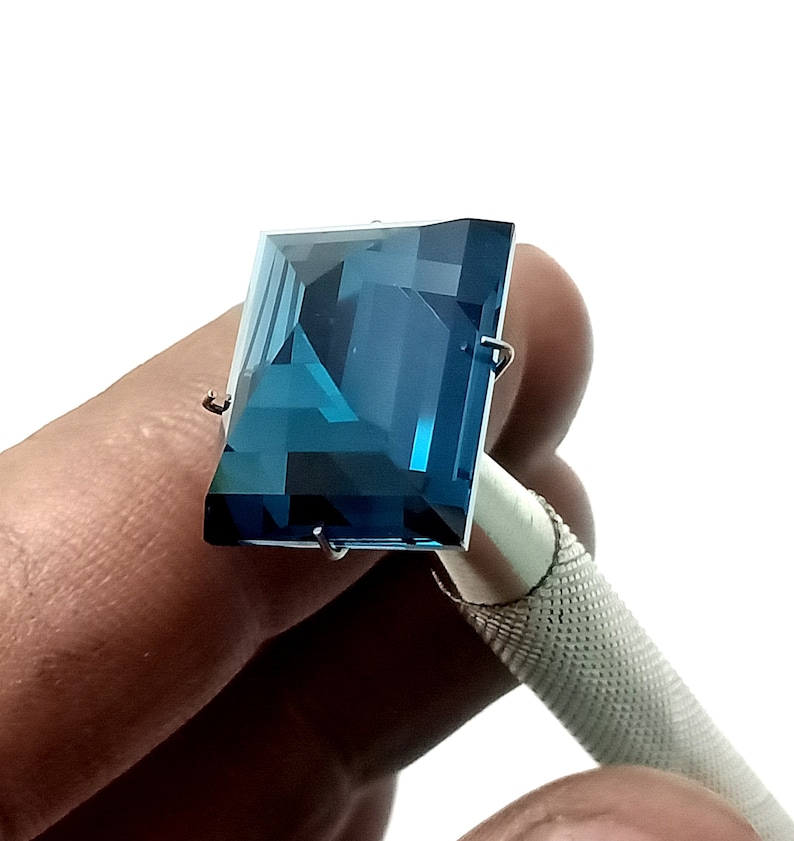 Teal Sapphire Emerald Cut Gemstone: 20.70 Carat Loose Stone - Etsy España