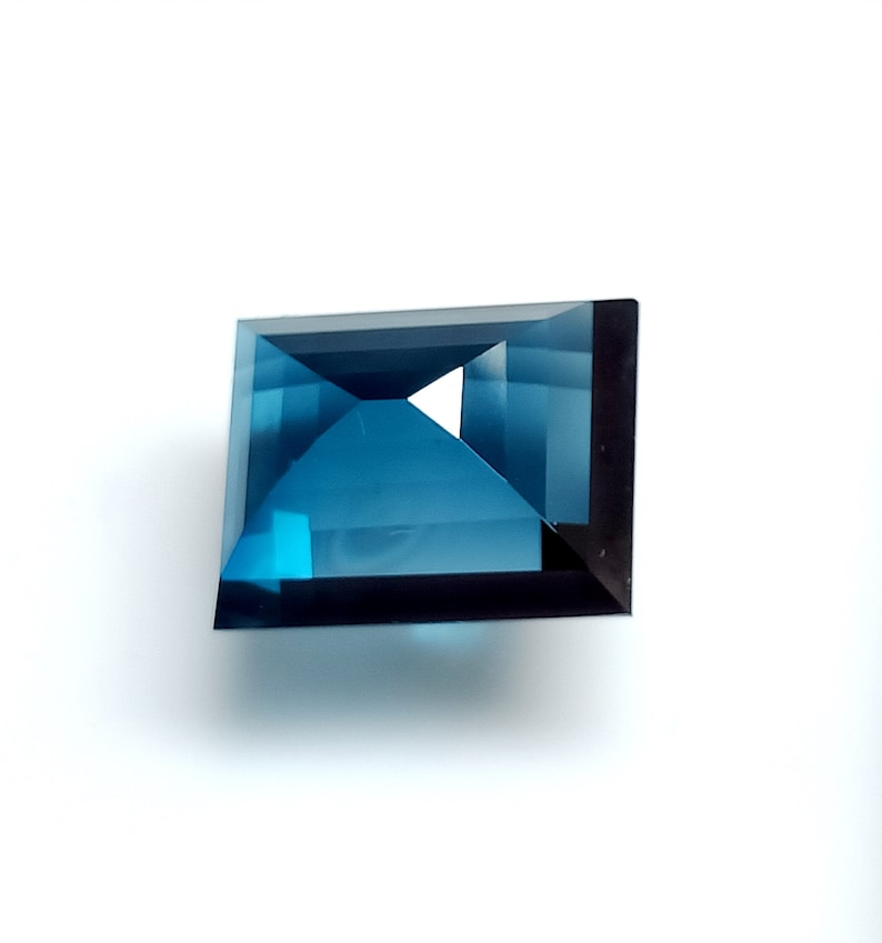 Teal Sapphire Emerald Cut Gemstone: 20.70 Carat Loose Stone - Etsy España