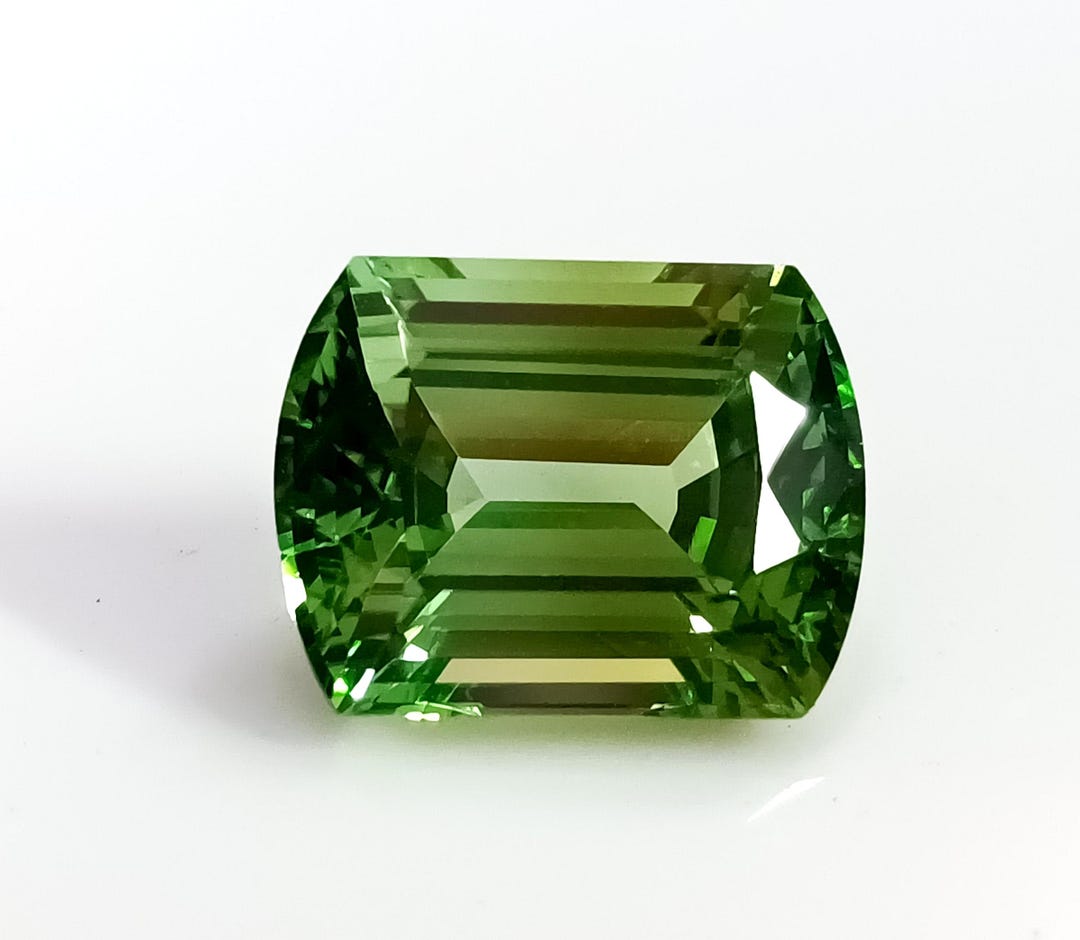 Fancy Octagon Cut AAA Fire Natural Ceylon Green Sapphire Flawless-vvs ...