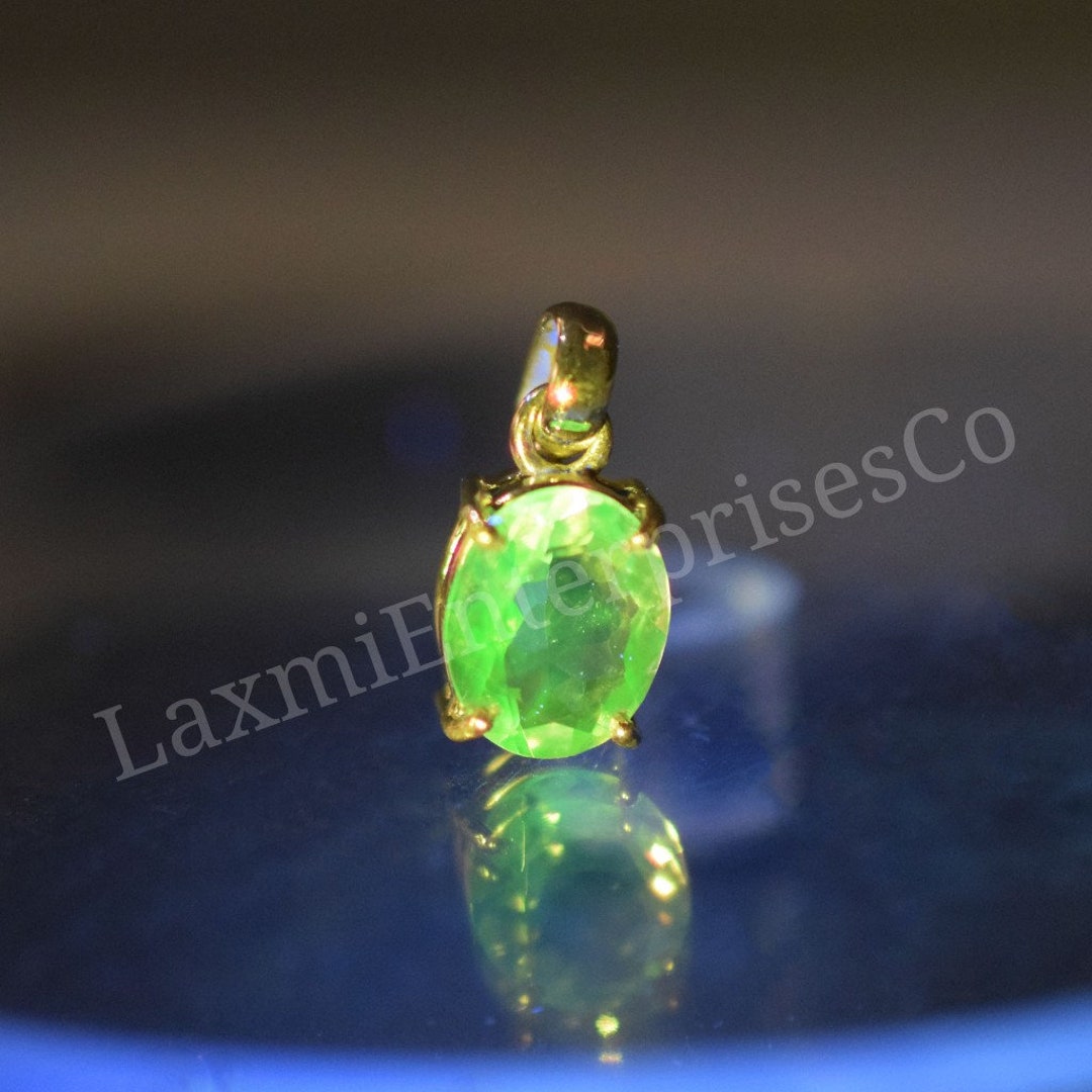 Hyalite Opal Pendant in 925 Sterling Silver, UV Reactive, Color ...