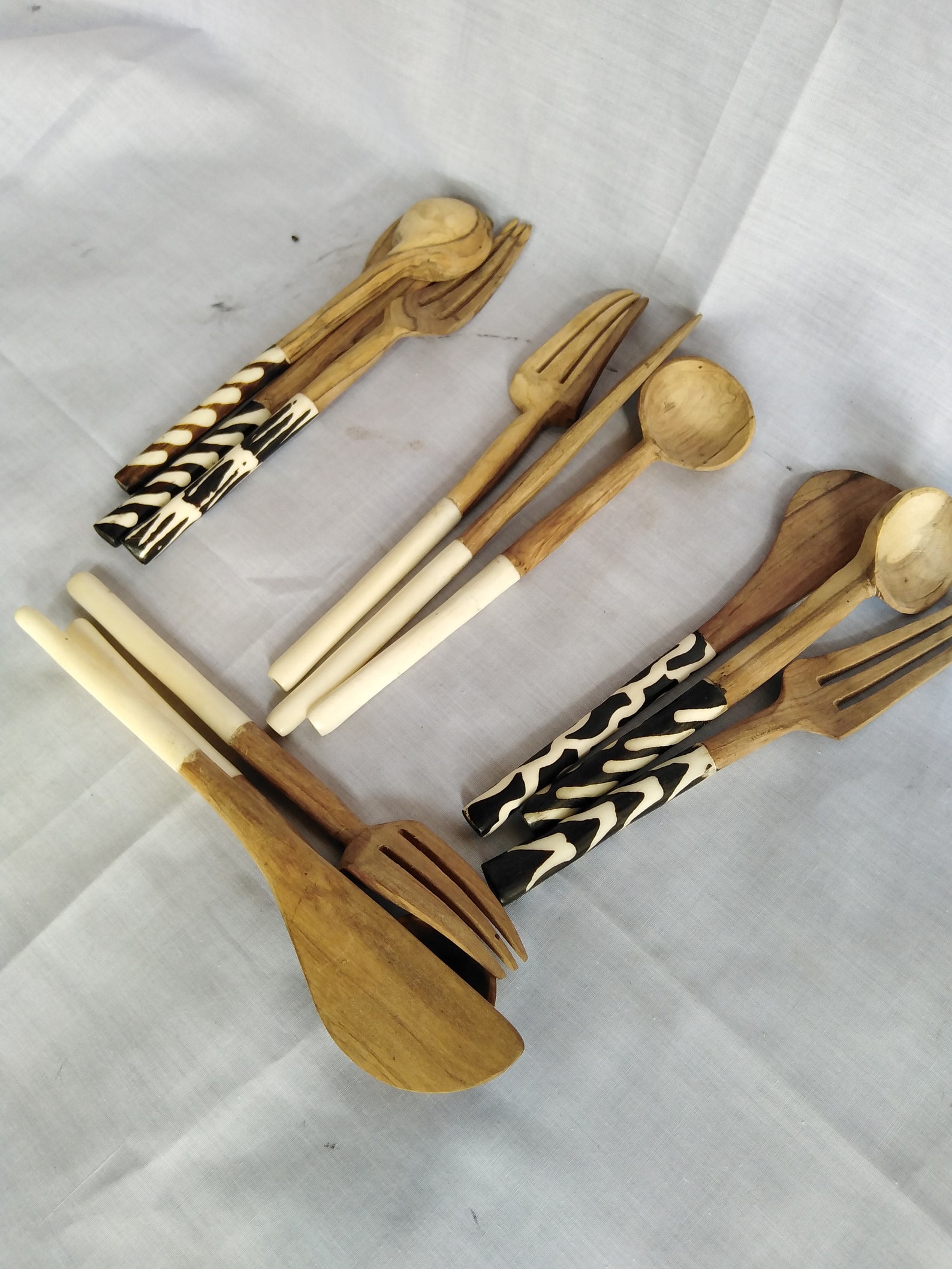 Wholesale Wood and Inlaid Bone Cutlery Set of 4 of 3 Pieces - Etsy