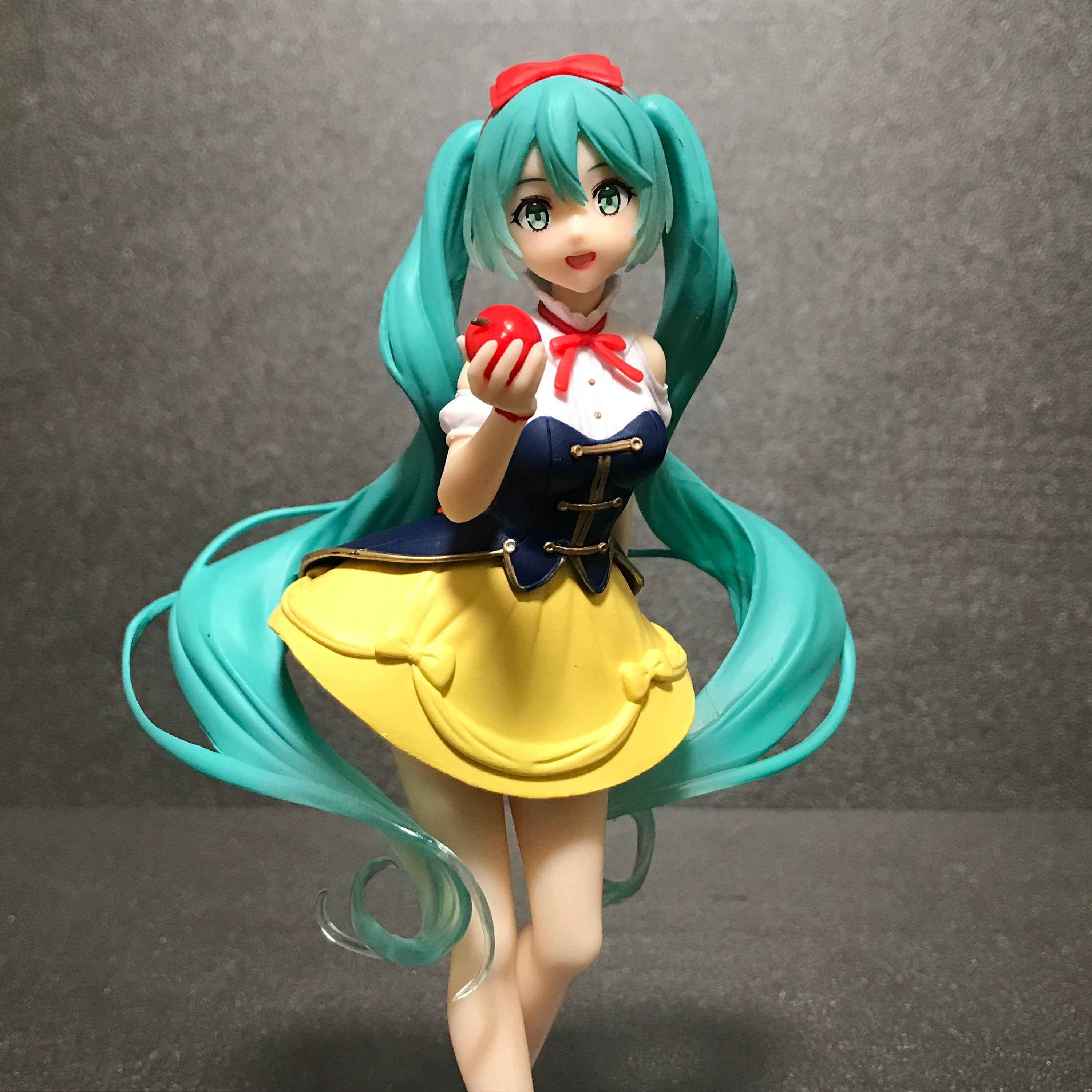 Hatsune Miku Wonderland Snow White Figure, 54% OFF