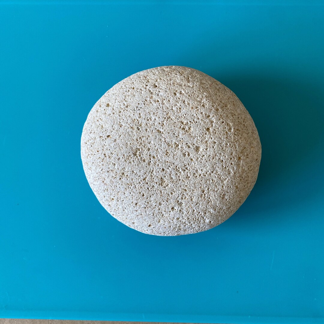 10-13,5cm Natural Sea White Stone Round Shaped - Sea Stone for Craft ...