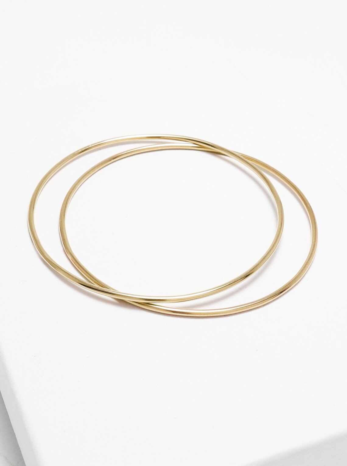 Minimalist Gold Bangle Set of 2 Thin Gold Filled Bangle - Etsy