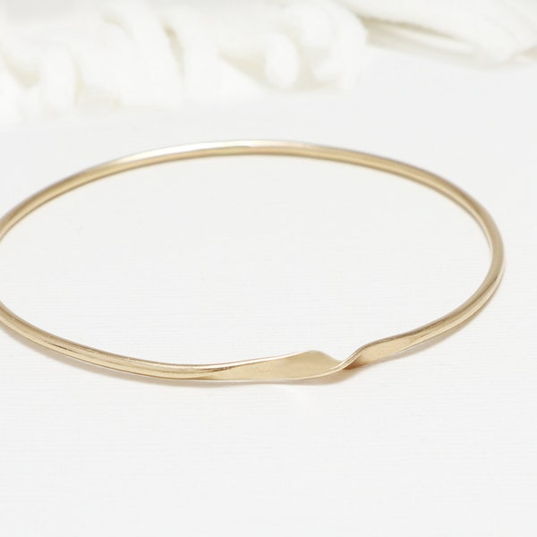 Mobius Bangle - Etsy