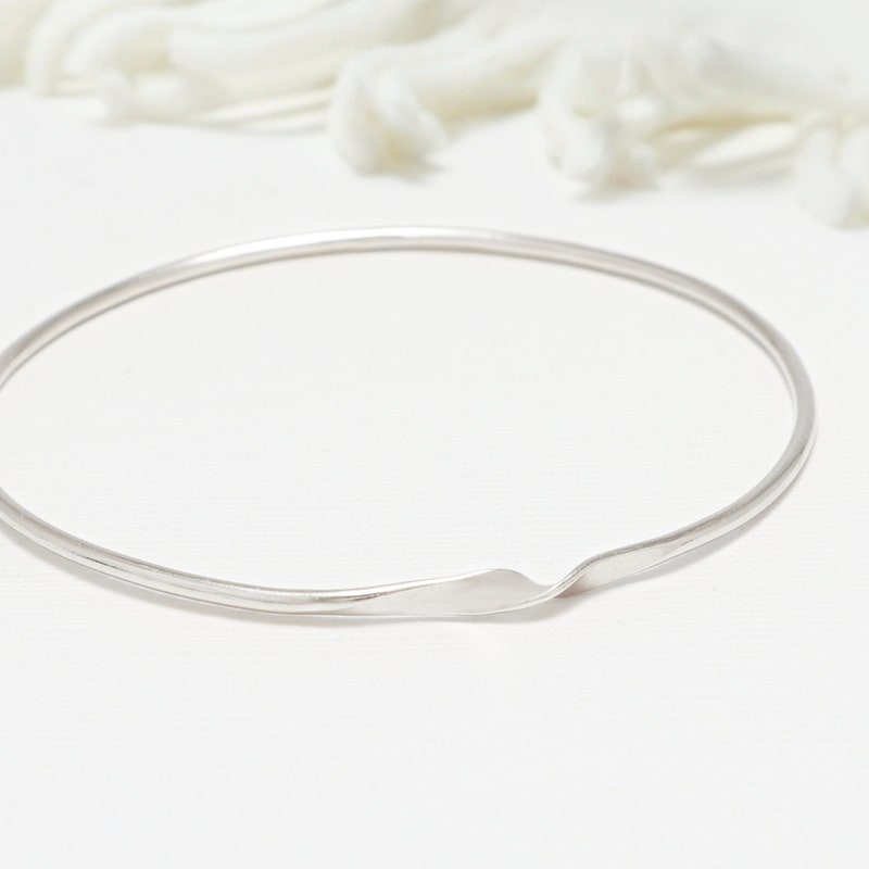 Mobius Bangle - Etsy