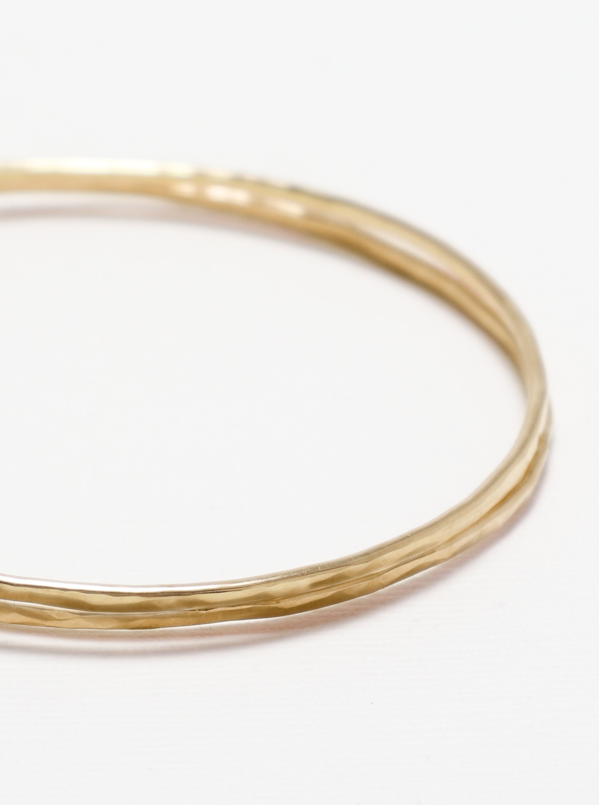 Minimalist Hammered Gold Bangle Set of 2 Thin Gold Bangle - Etsy