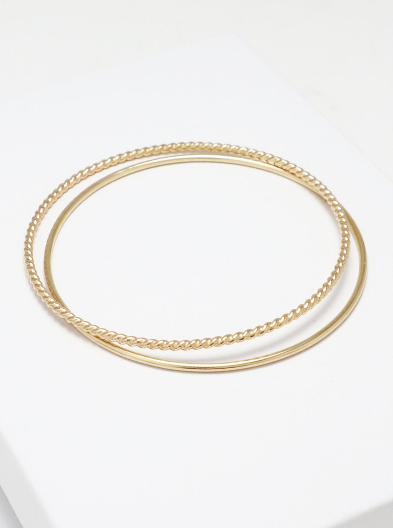 Minimalist Gold Bangle Set of 2 Thin Gold Filled Bangle - Etsy