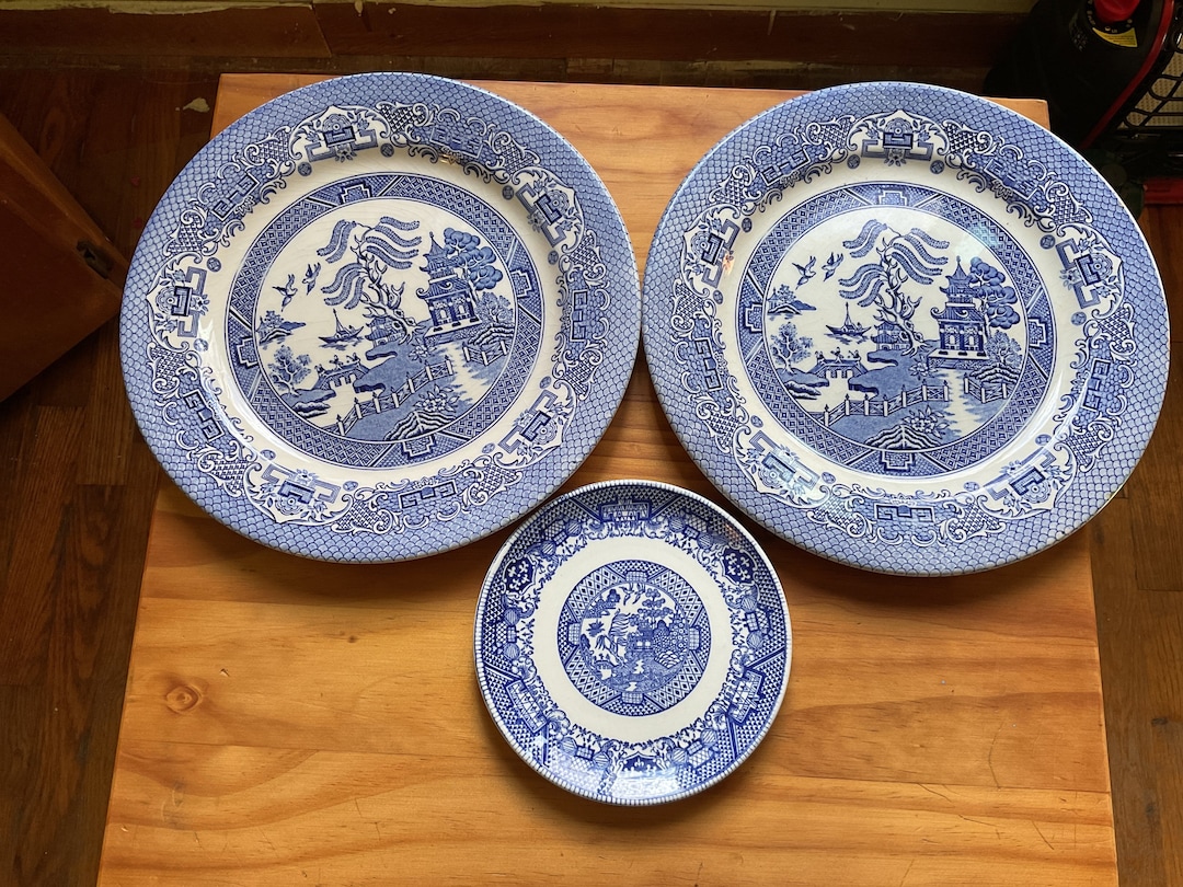 EIT Blue Willow Dinner Plates 2 Plus Bonus Plate - Etsy