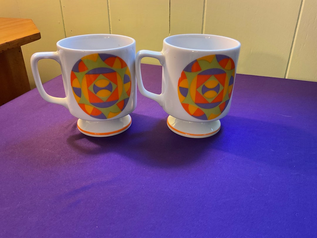 Retro Pair of Vintage Pedestal Mugs - Etsy