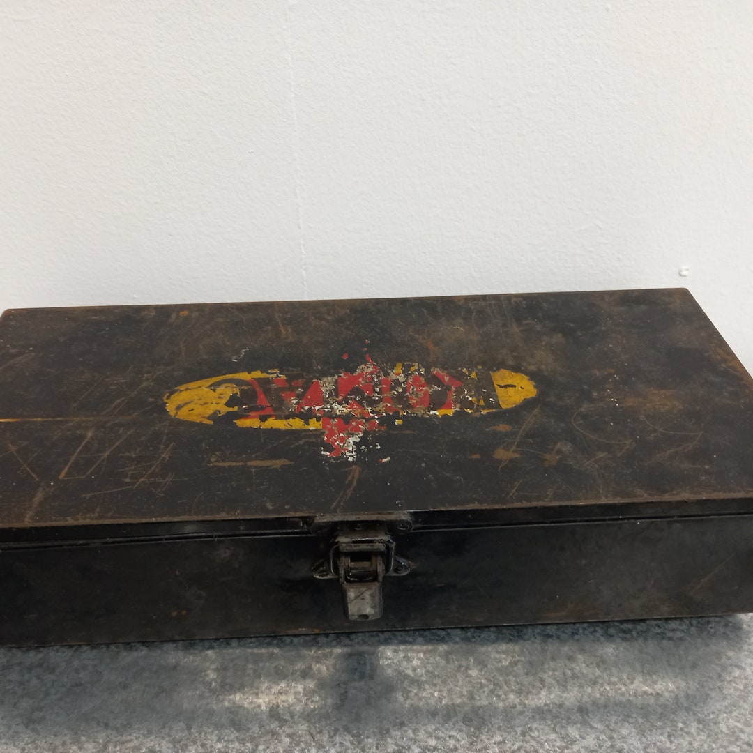 Vintage Metal Box: Antique Metal Box/metal First Aid Box/vintage Romac ...