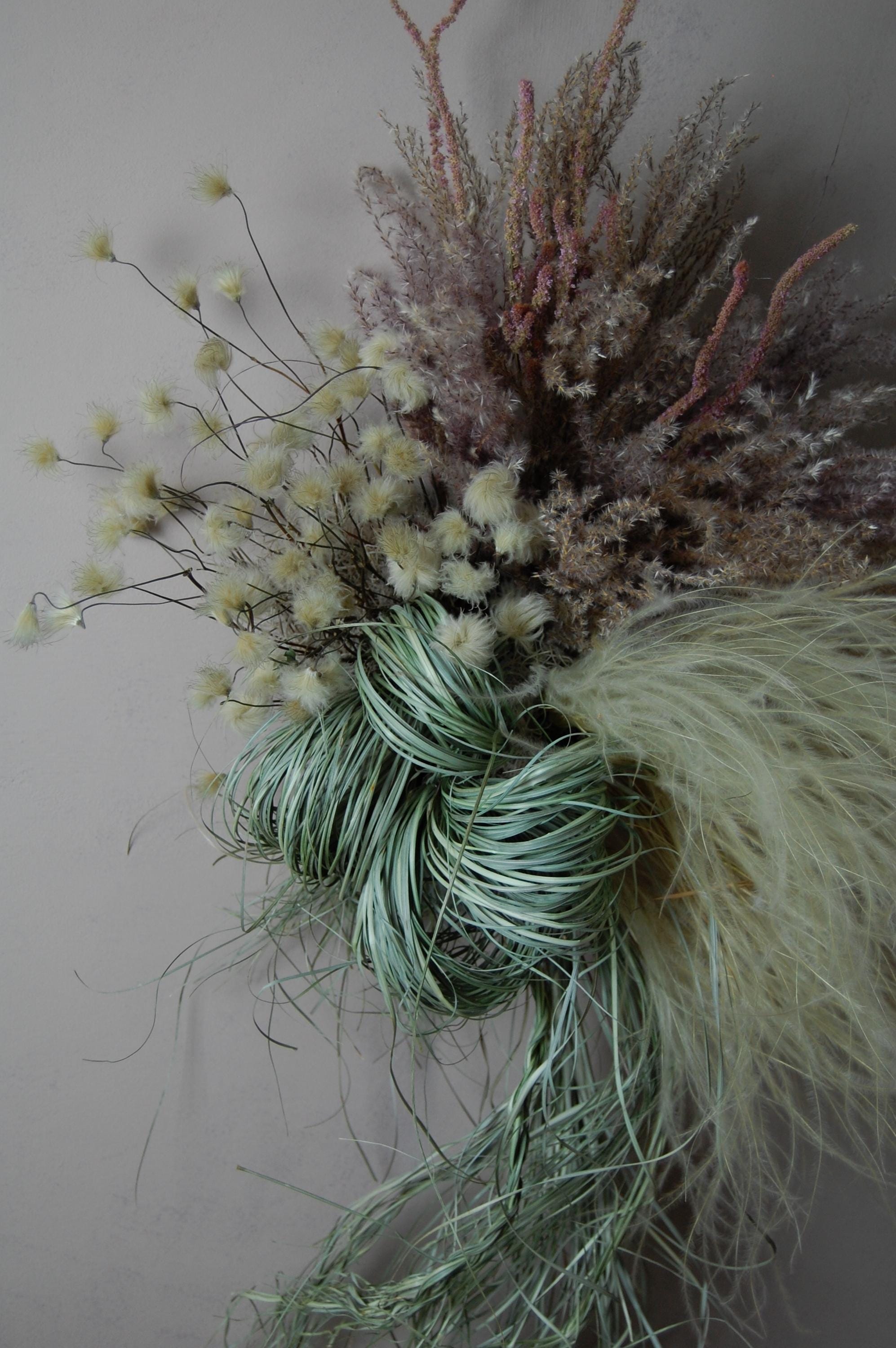 Dried Flower Cloud Installation: Pink Miscanthus & Bear Grass Wall ...