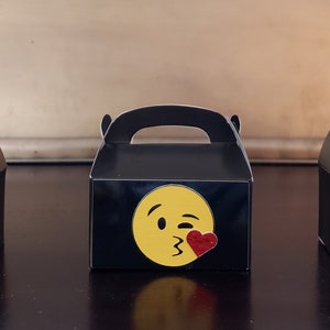 MINI Emoji Treat Box, EMOJI, Emoji Faces, Smiley Face, Heart Eyes, Mini ...