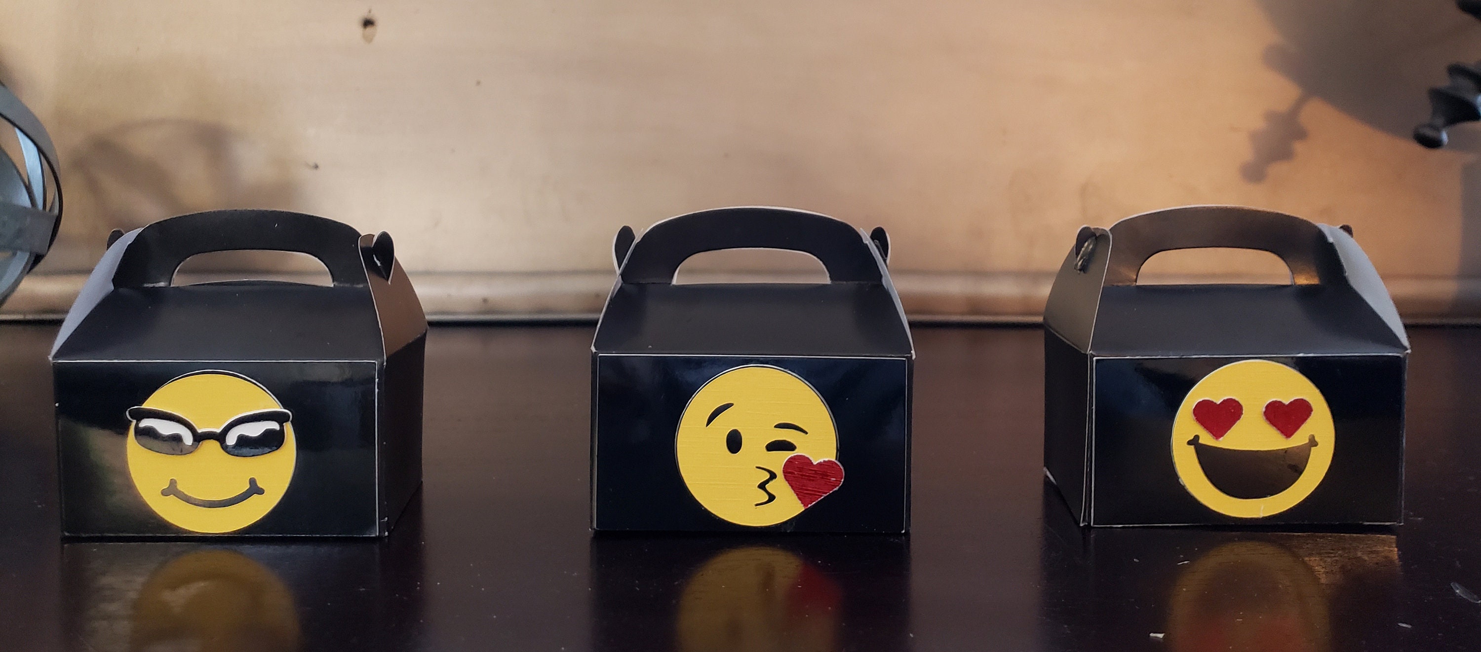 MINI Emoji Treat Box, EMOJI, Emoji Faces, Smiley Face, Heart Eyes, Mini ...