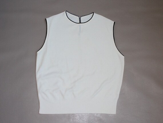 1960s Vintage Classic White Top Vintage Basics Vintag… - Gem