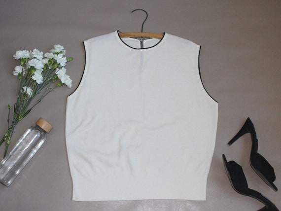 1960s Vintage Classic White Top Vintage Basics Vintag… - Gem