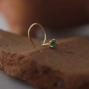 10k Gold Emerald Nose Pin: Green Gemstone Stud - Etsy