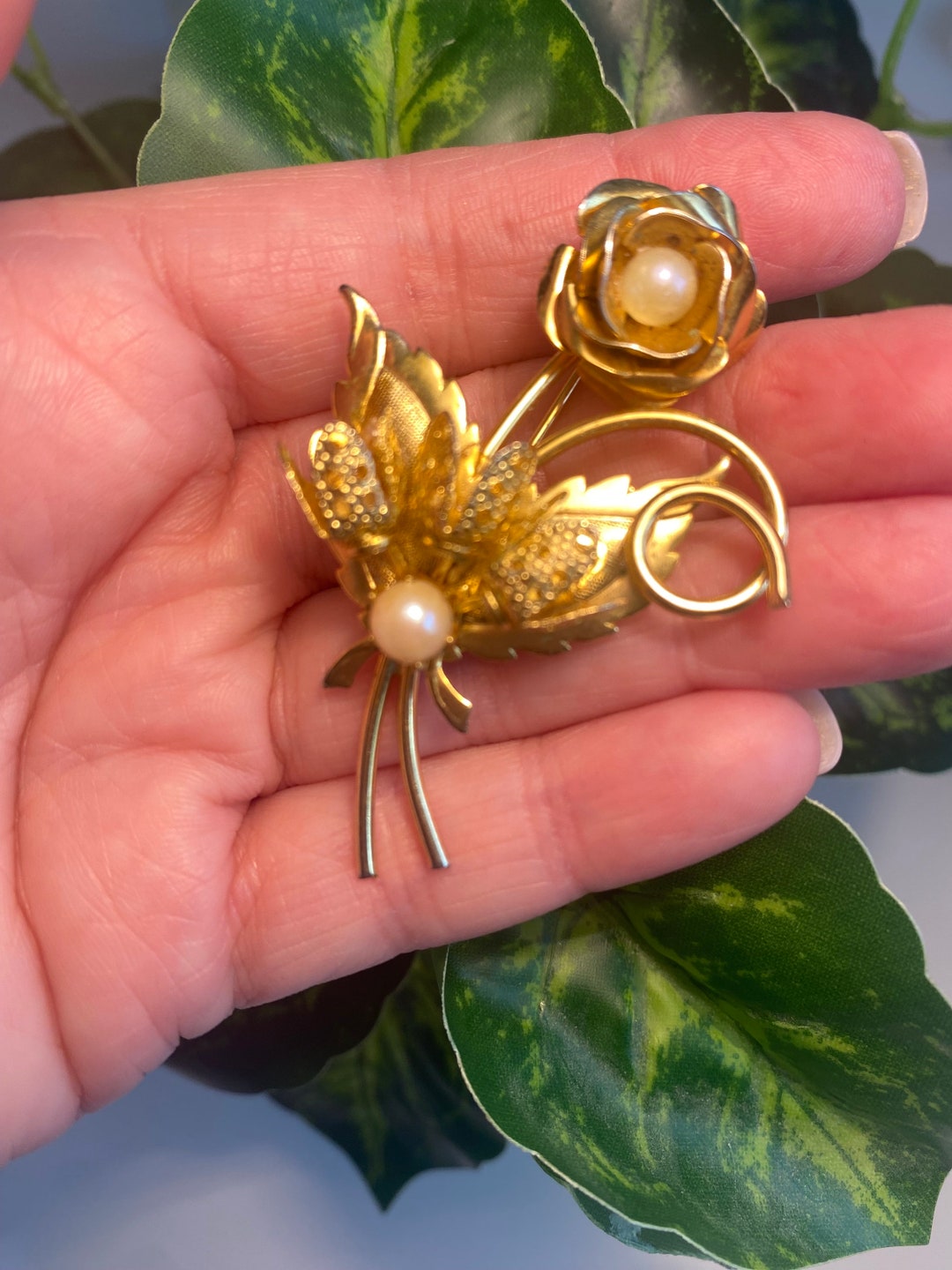 Vintage Jewelry Gold Tone Flower With Two Faux Pearls Great Gift ...