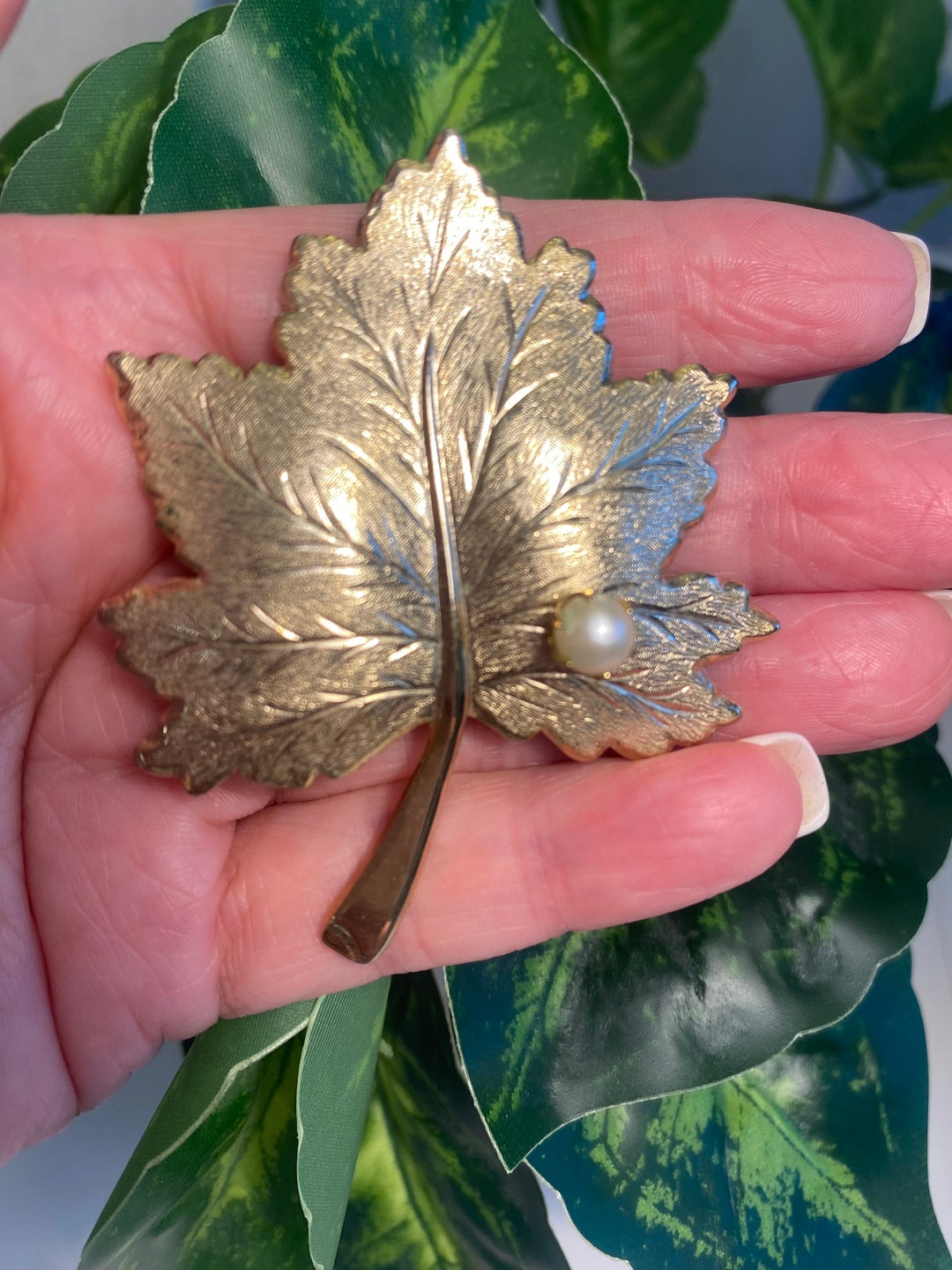 Vintage Jewelry Signed Sarah Coventry Gold Toned Maple Leaf Faux Pearl ...