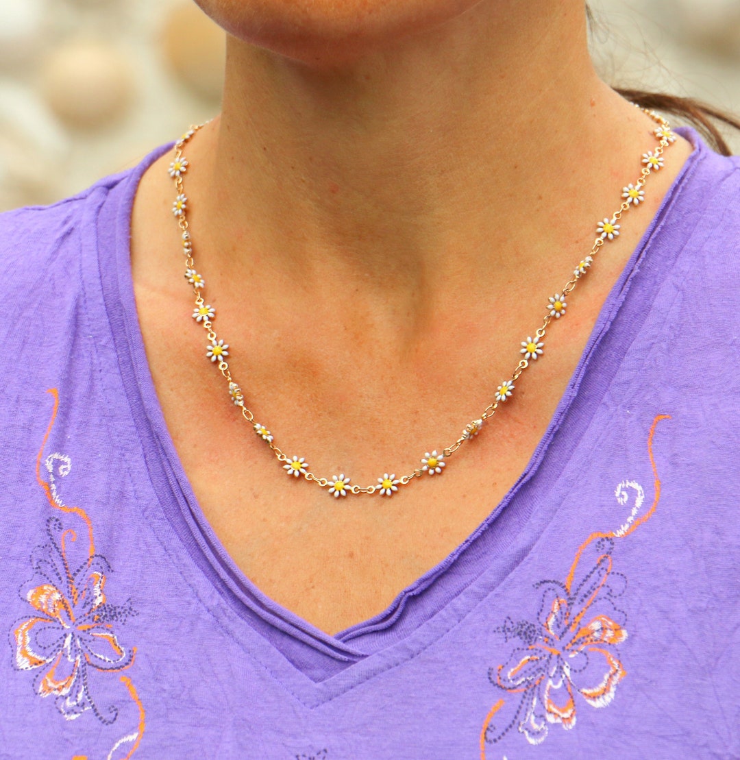 Daisy Flowers Necklace - Etsy