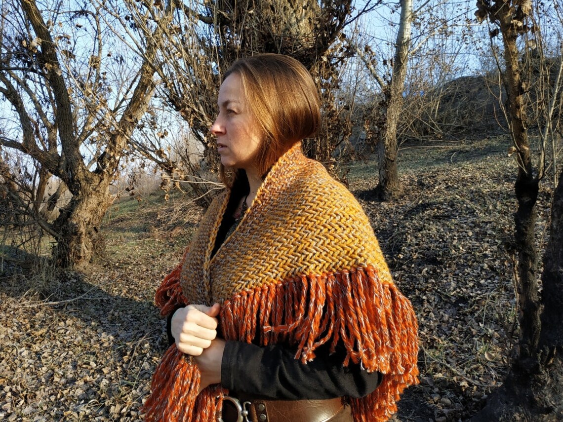 Hand Woven Wool Triangle Shawl Medieval Shawl Witchy Wrap - Etsy