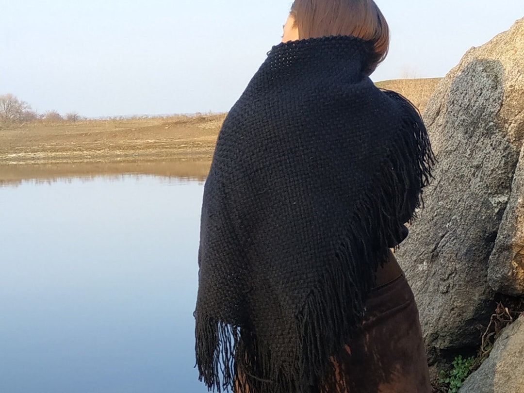 Hand Woven Wool Triangle Shawl, Medieval Shawl, Witchy Wrap, Forest ...
