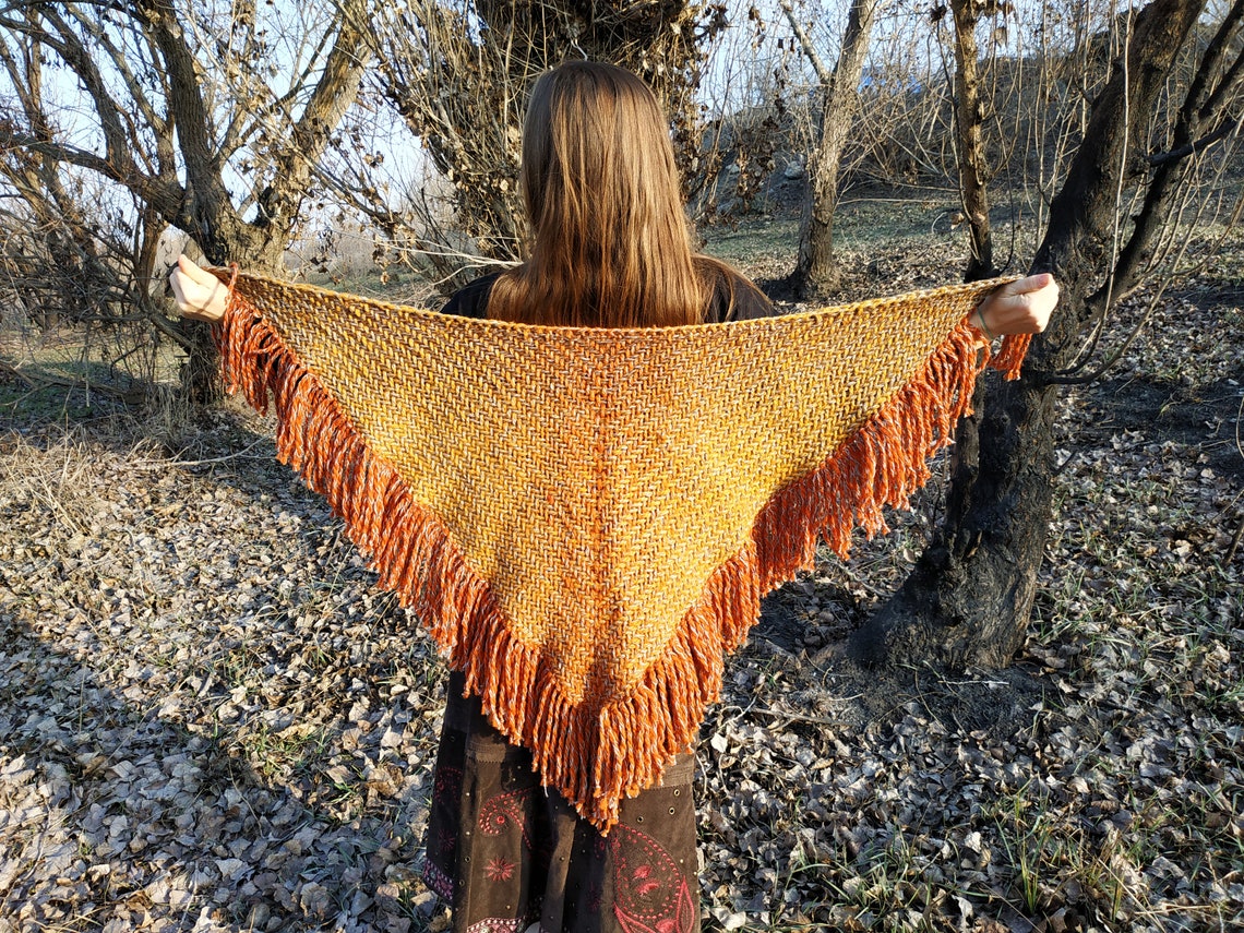 Hand Woven Wool Triangle Shawl Medieval Shawl Witchy Wrap - Etsy