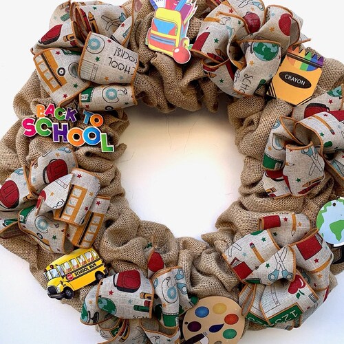 Bookworm Wreath Back to School Wreath Teacher Appreciation - Etsy