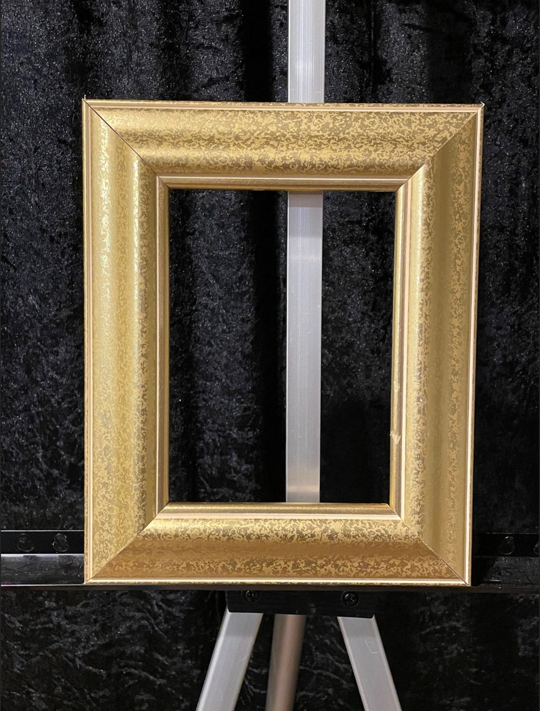 Classic Gold Pinstripe Vintage Wooden Picture Frames - Variety of Sizes ...