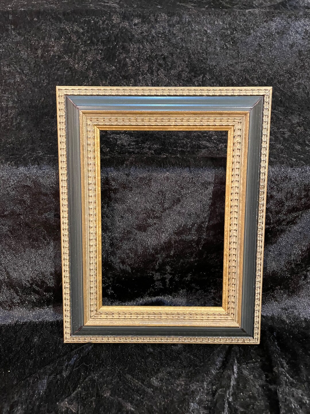 Mini Showcase - Picture Frames Made From Vintage Wood Moulding ...