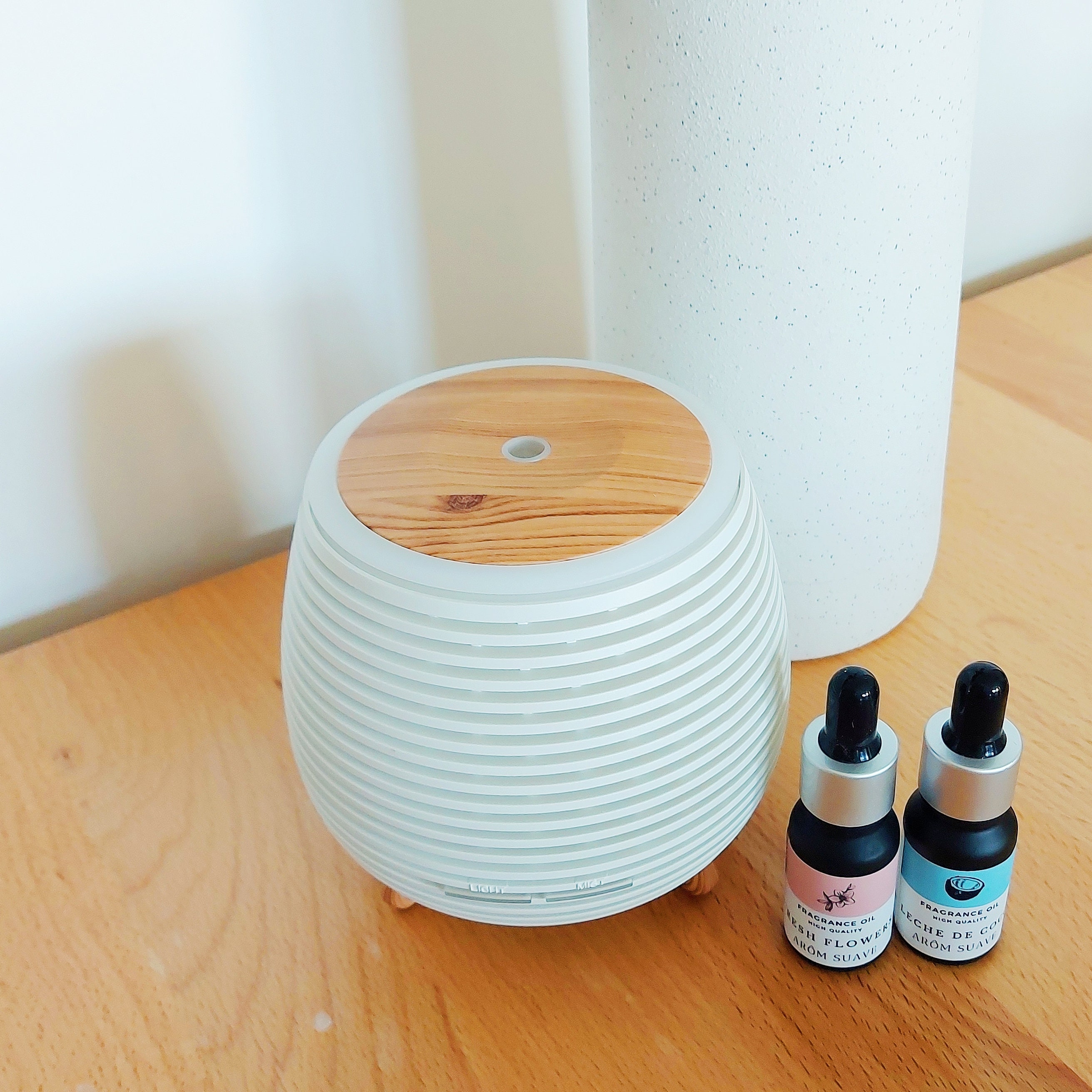 Evelyn Minimalistic White Aroma Diffuser Humidifier Ultrasonic Diffuser ...