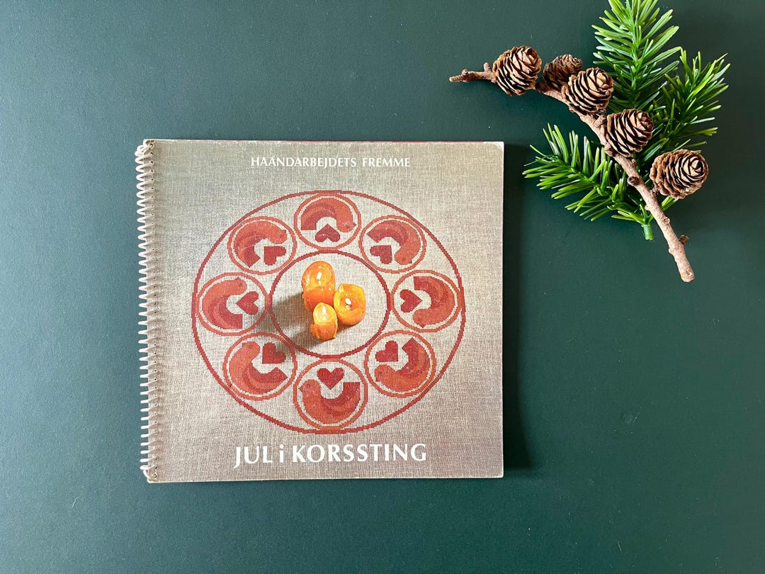 Haandarbejdets Fremme "christmas in Cross Stitches" From 1974 - Cross ...