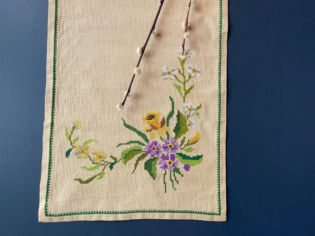Vintage Cross Stitch Table Runner With Flowers - Handmade Linen Table ...