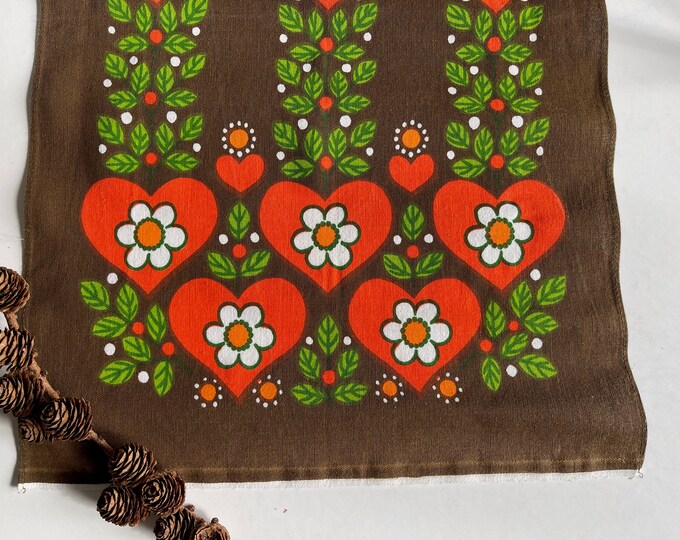 Vintage Table Runner With Hearts, Flowers & Leaves - Printed Cotton in ...