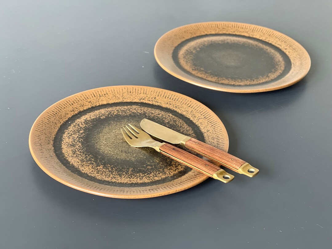 2 Ceramic Dinner Plates From NØDDEBO by Knabstrup, Denmark. 1970s ...