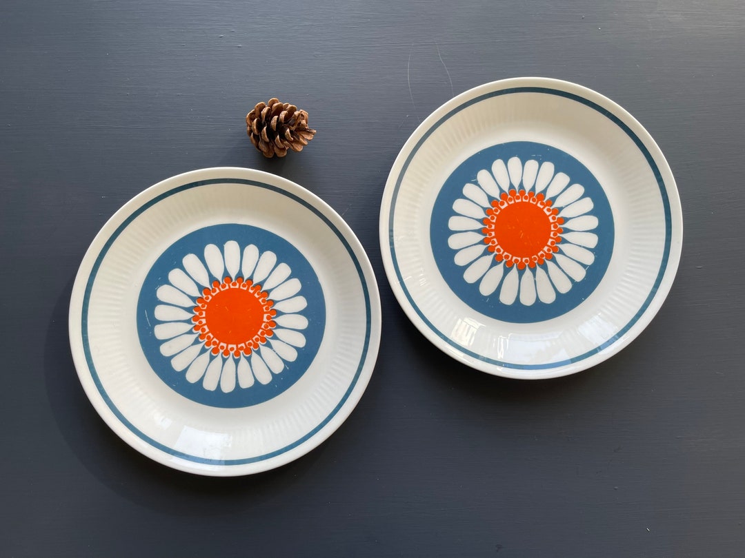 Excellent! 2 Daisy Dinner Plates in Great Condition. Figgjo Flint, Turi ...