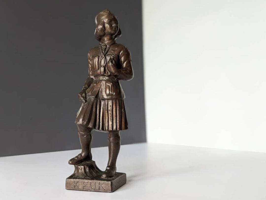 Danish 1946 Girl Scout Bronze Statue / Figurine. KFUK ( Green Girl ...