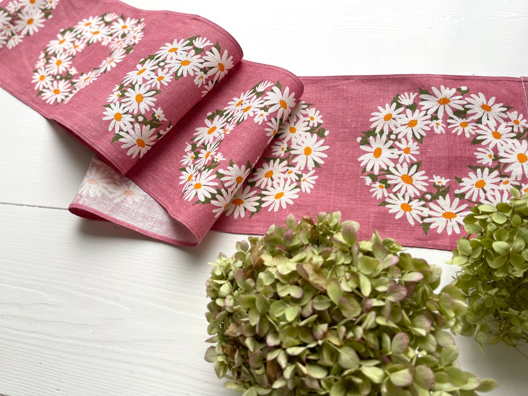Vintage Linen Table Runner With Daisies 60s Scandinavian. - Etsy