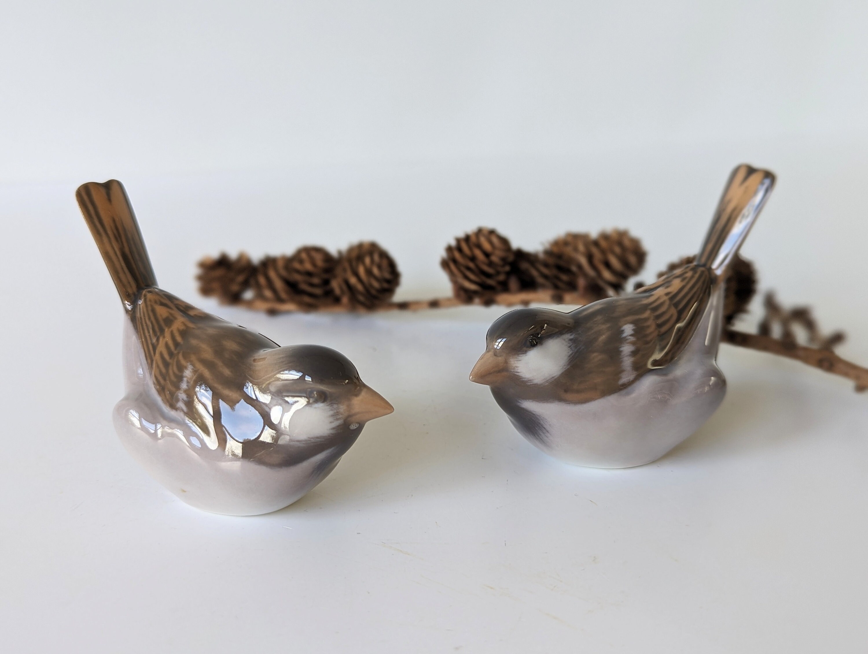 2 Sparrows by Royal Copenhagen. Model Number "1081" - 1. Factory ...