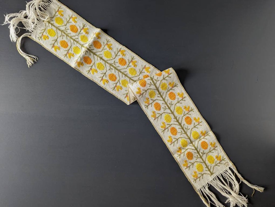 Long Cross Stitch Table Runner From 1978 With Baby Chicks and Easter ...