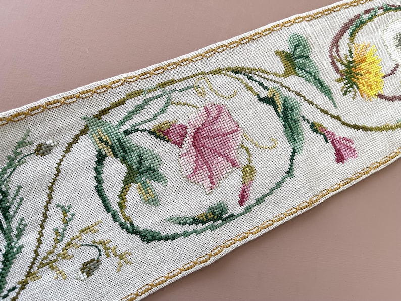 Cross Stitch Flower Embroidery Wall Decoration. Art Nouveau / Art Deco ...
