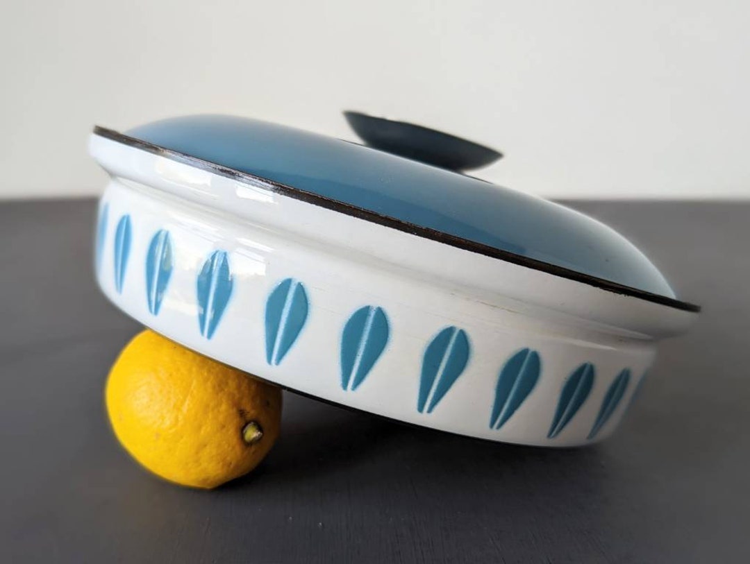 Lotus Cooking Pot / Bowl With Lid - by Cathrineholm - Enamel ...