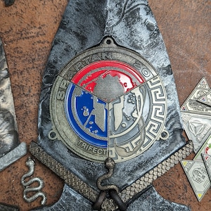 Spartan Race Spear 2024 SNAKE DESIGN Spartan Trifecta Medal Display ...