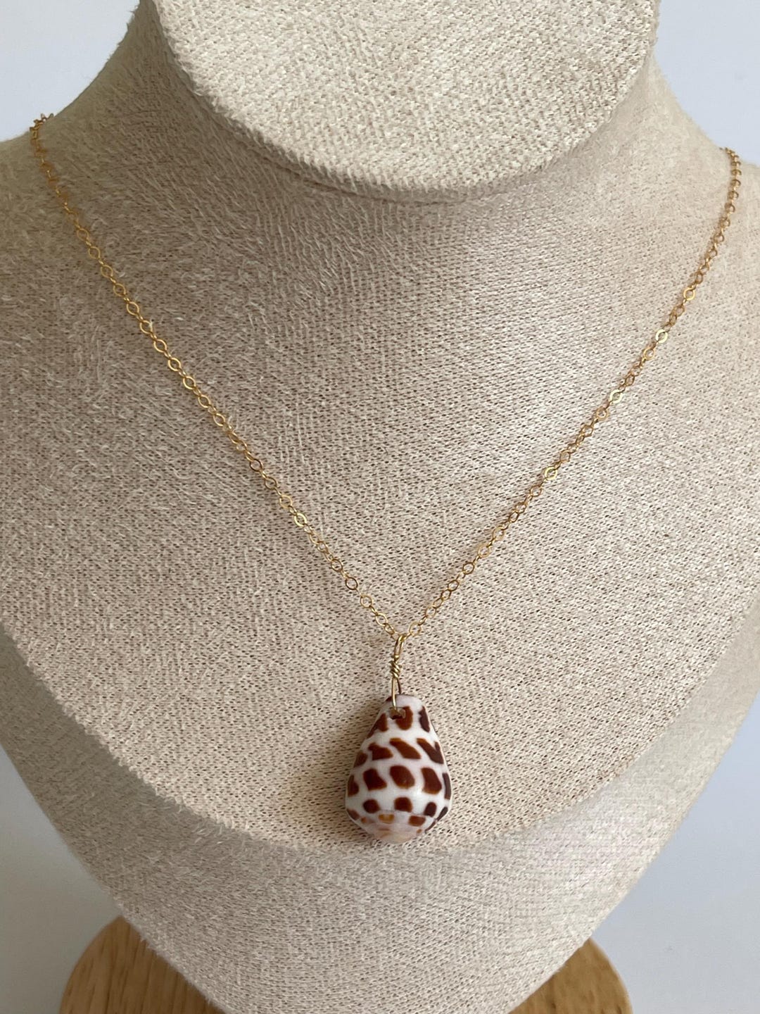 Hawaiian Shell Necklace. Shell Jewely. 14k Gold Filled Shell Necklace ...