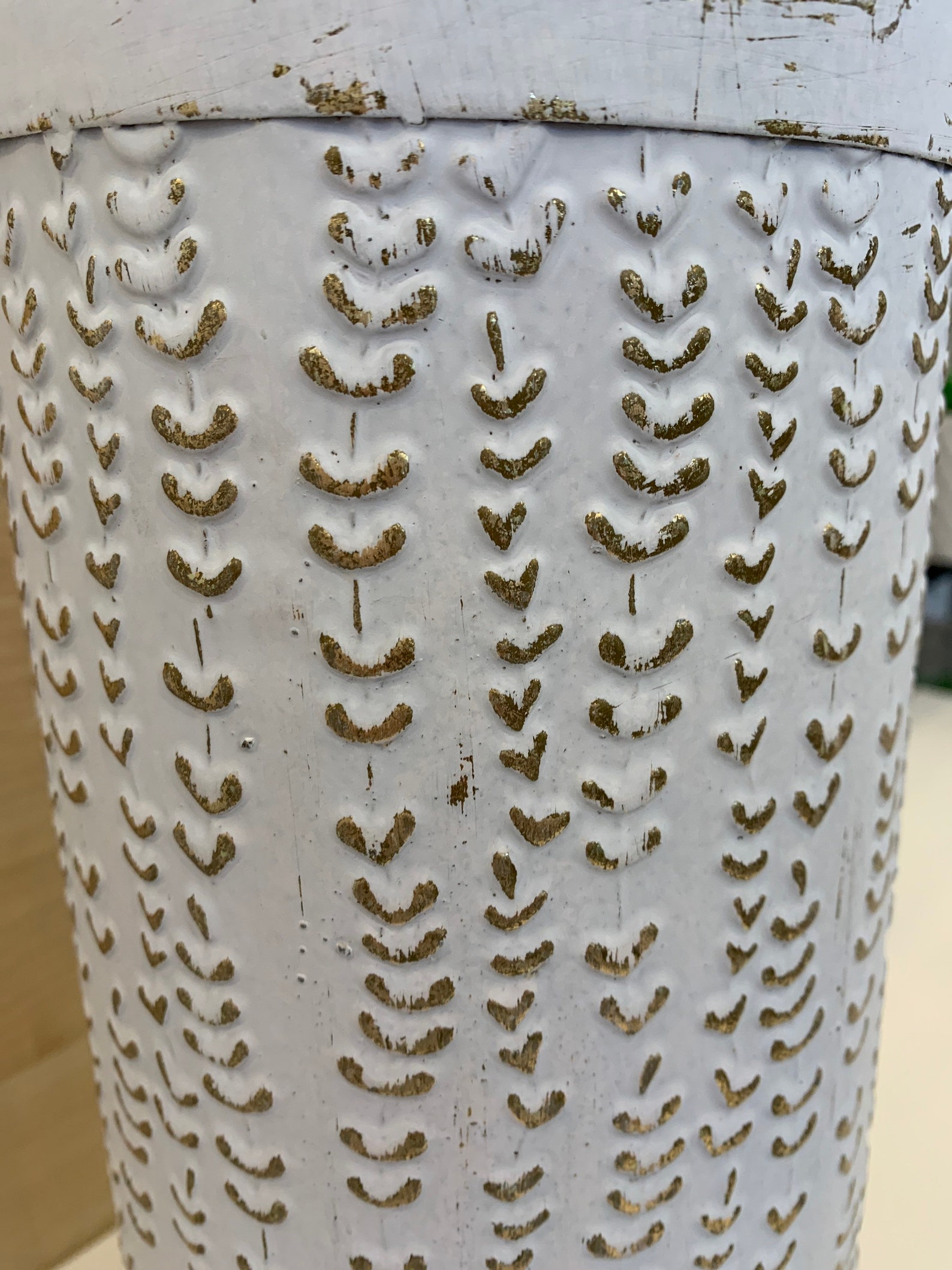 Metal Vase White Wash Vase Modern Raised Leaf Design - Etsy