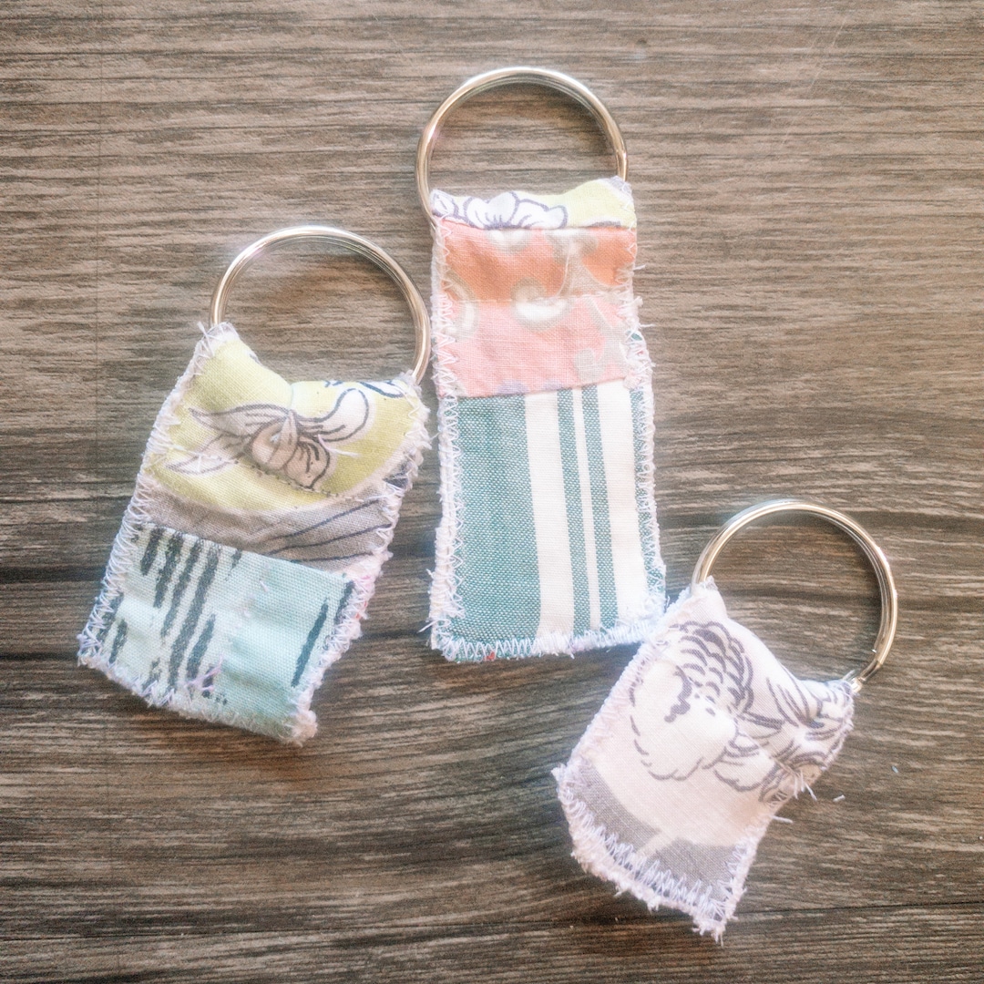 Set of Vintage Quilted Keychains Repurposed Quilt Cutter Quilt - Etsy