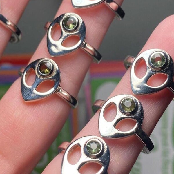 Alien Ring - Etsy