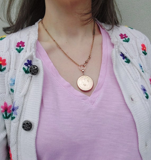 Gorgeous 9ct B&F Sparrow Bird Locket with French rose… - Gem