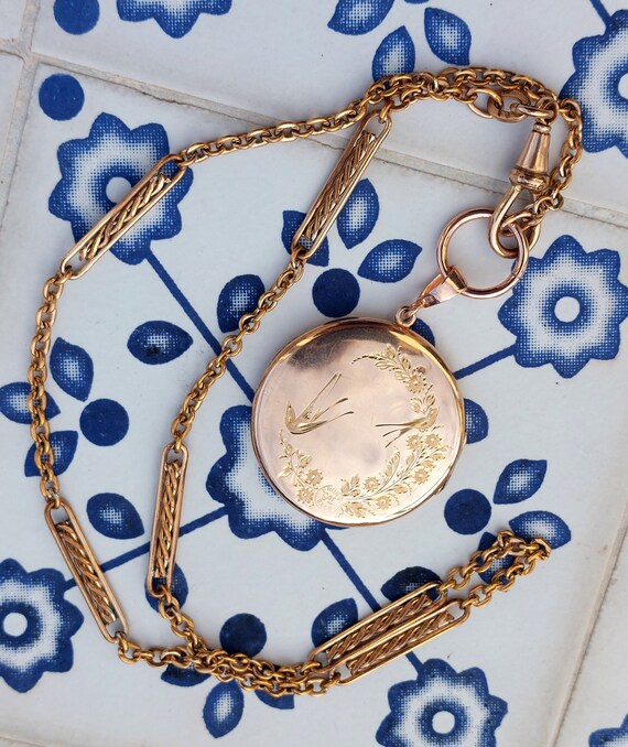 Gorgeous 9ct B&F Sparrow Bird Locket with French rose… - Gem